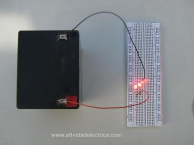 ¿Cómo se conectan los LEDs? – Afinidad Eléctrica